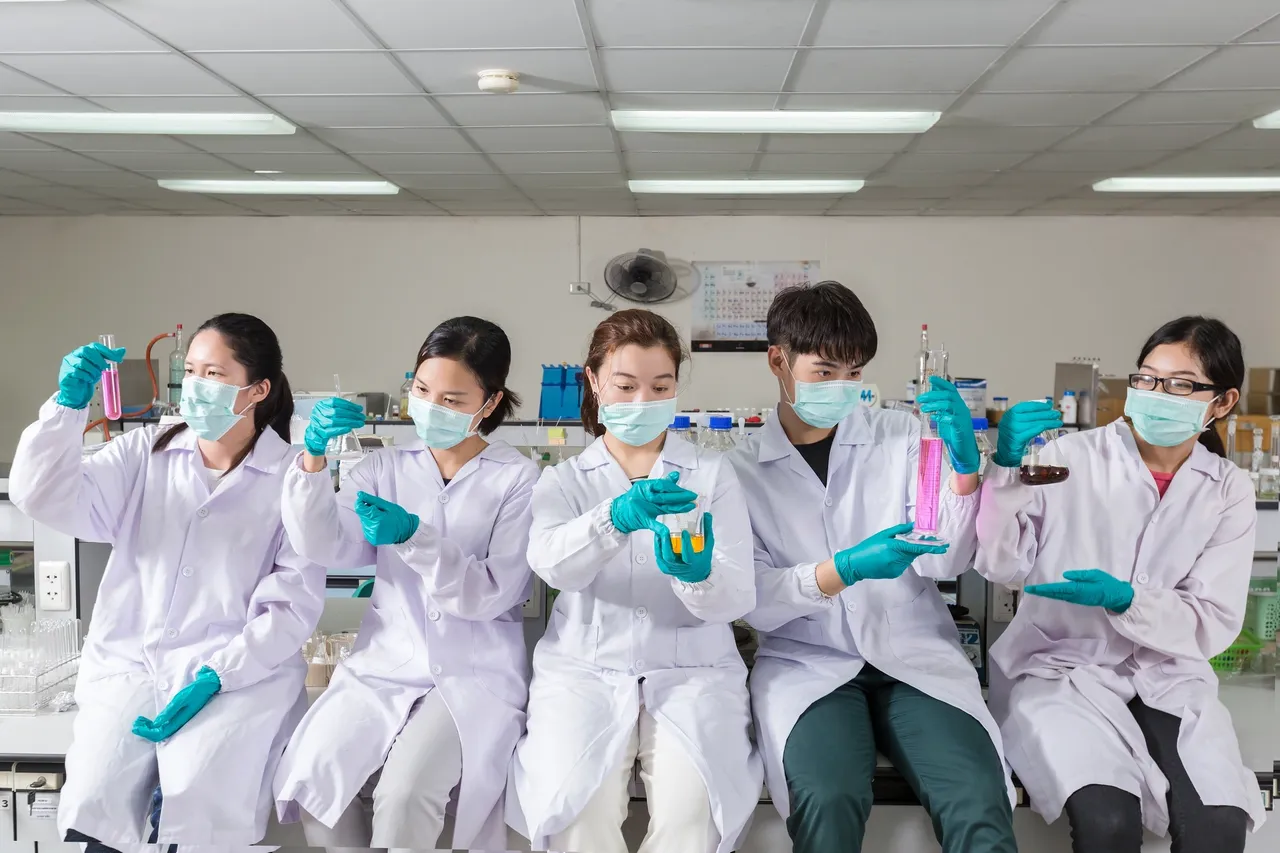 The Two Questions To Discuss AFTER Lab Day - Big Red Science